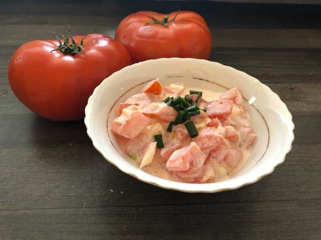 Authentic Polish Tomato Salad: A Quick Summer Classic