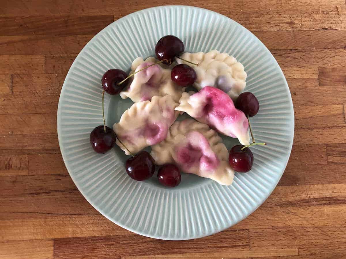 Authentic Polish Cherry Pierogi Recipe [Pierogi Z Wisniami Lub ...