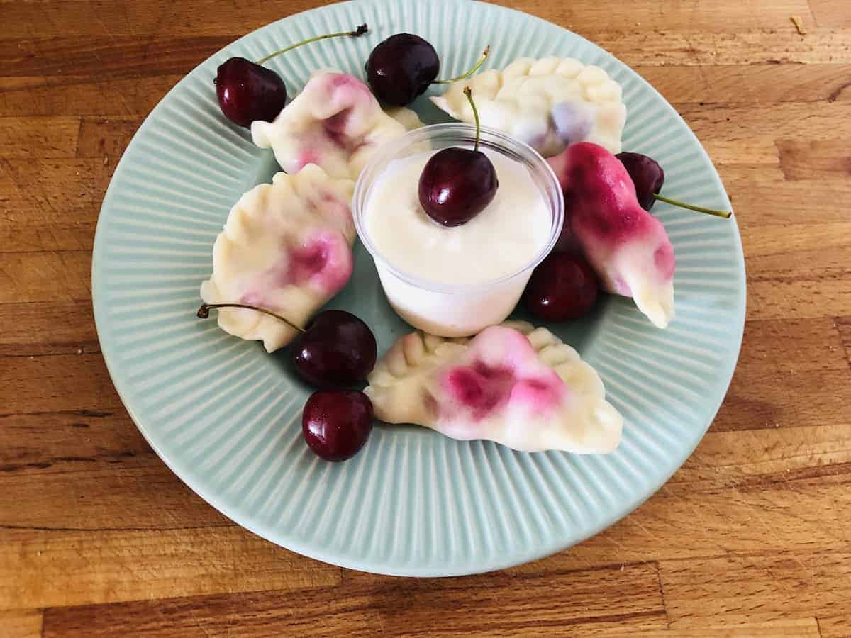 Authentic Polish Cherry Pierogi Recipe [Pierogi Z Wisniami Lub ...