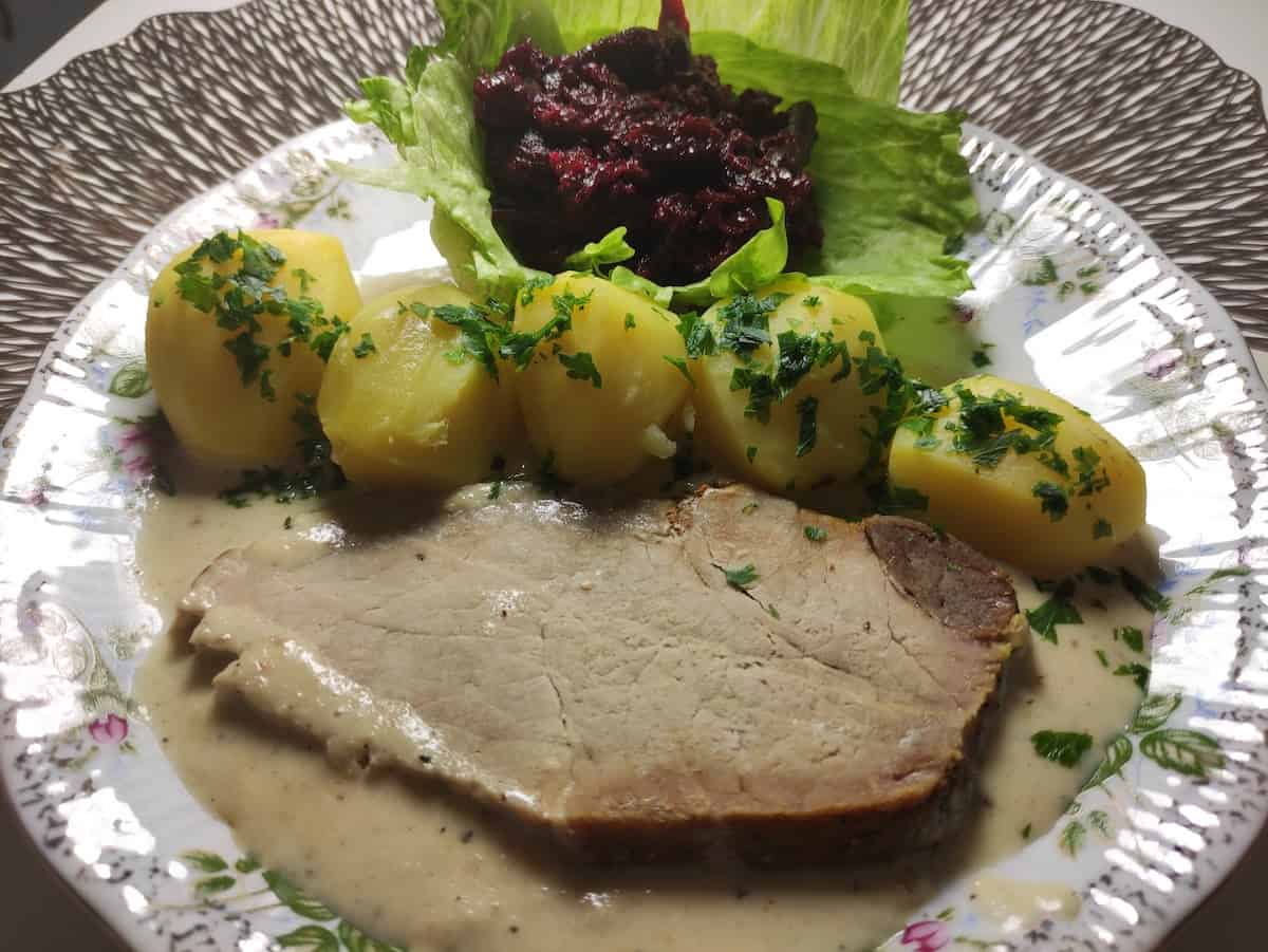 Polish Horseradish Pork Loin Recipe [Wieprzowina W Sosie Chrzanowym ...