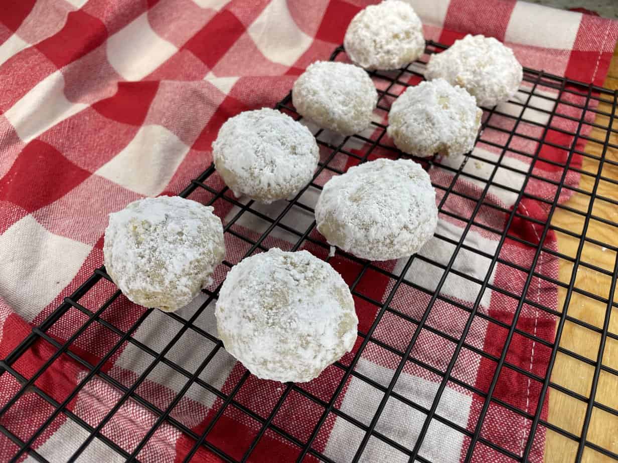 Polish Snowball Cookies Recipe That's Perfect For Christmas! - Polish ...