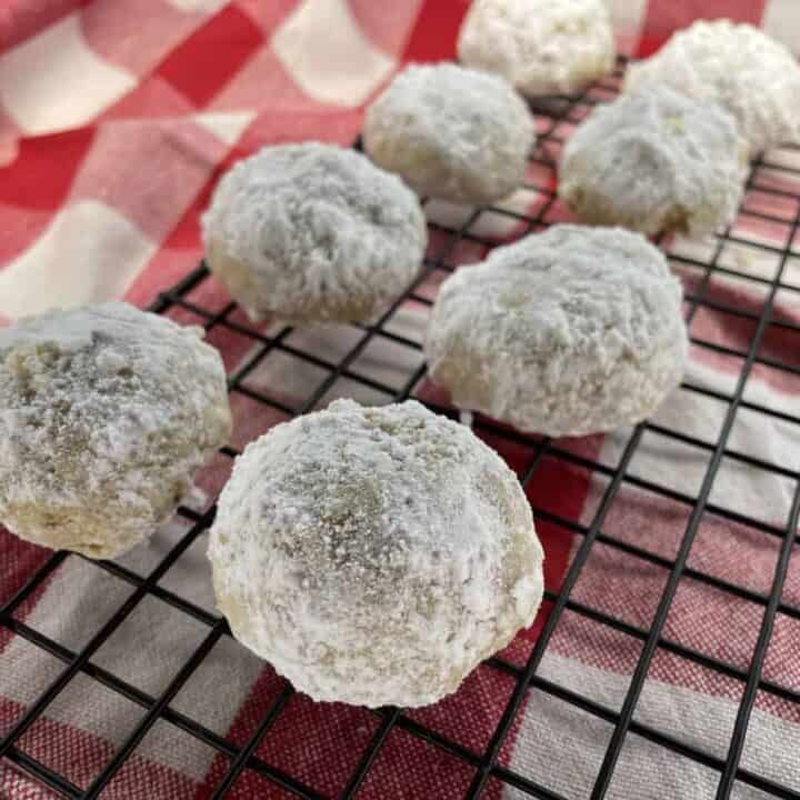 Polish Snowball Cookies Recipe That's Perfect For Christmas! - Polish ...