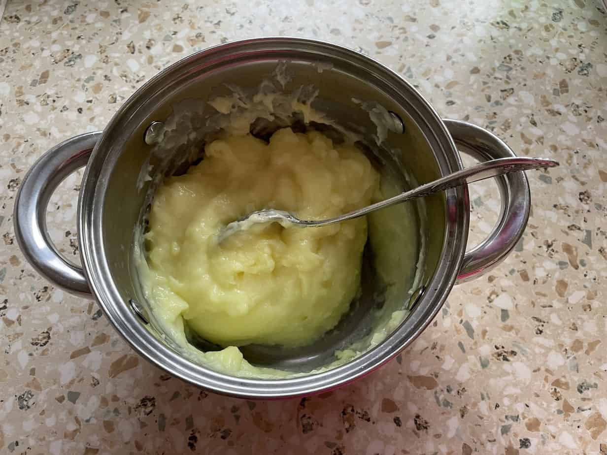 3 Bit Cake Recipe - No-Bake Caramel Cream Polish Cake - Polish Foodies