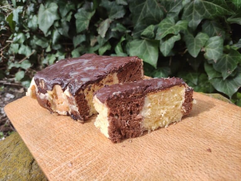 Metrowiec: Easy & Impressive Meter-Long Polish Cake Recipe