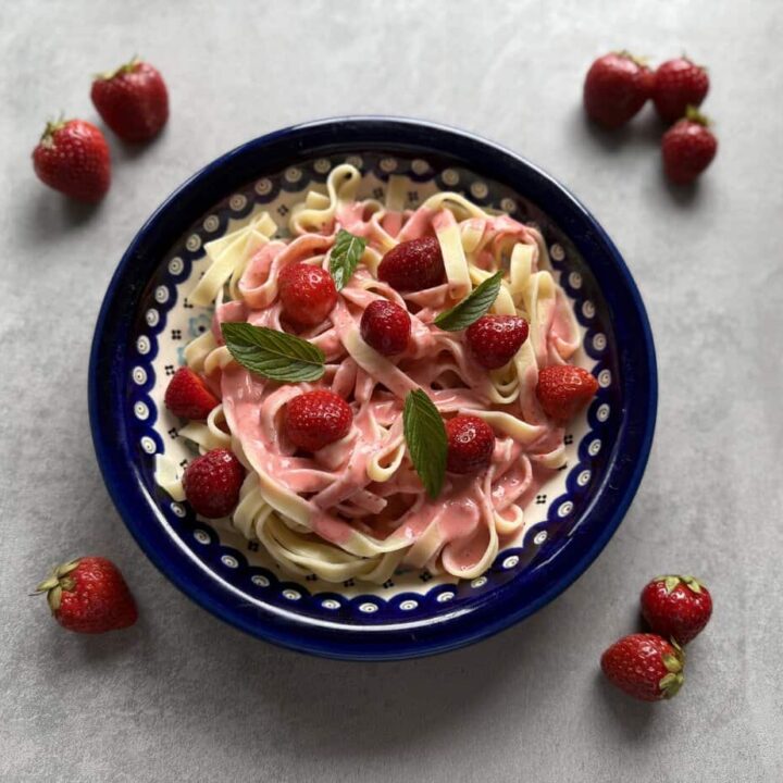 Makaron Z Truskawkami - Polish Pasta With Strawberries Recipe - Polish ...