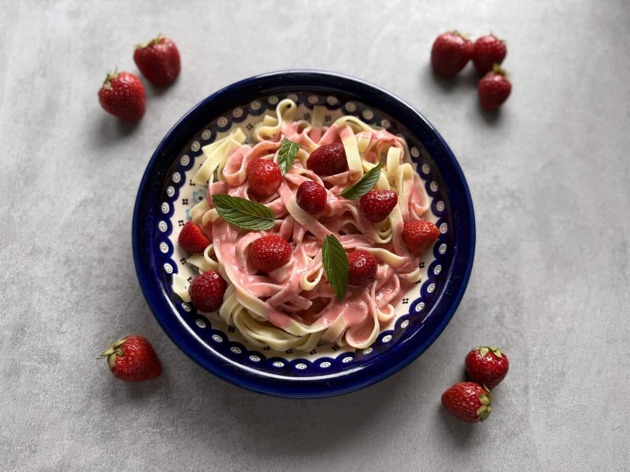 Makaron Z Truskawkami - Polish Pasta With Strawberries Recipe - Polish ...